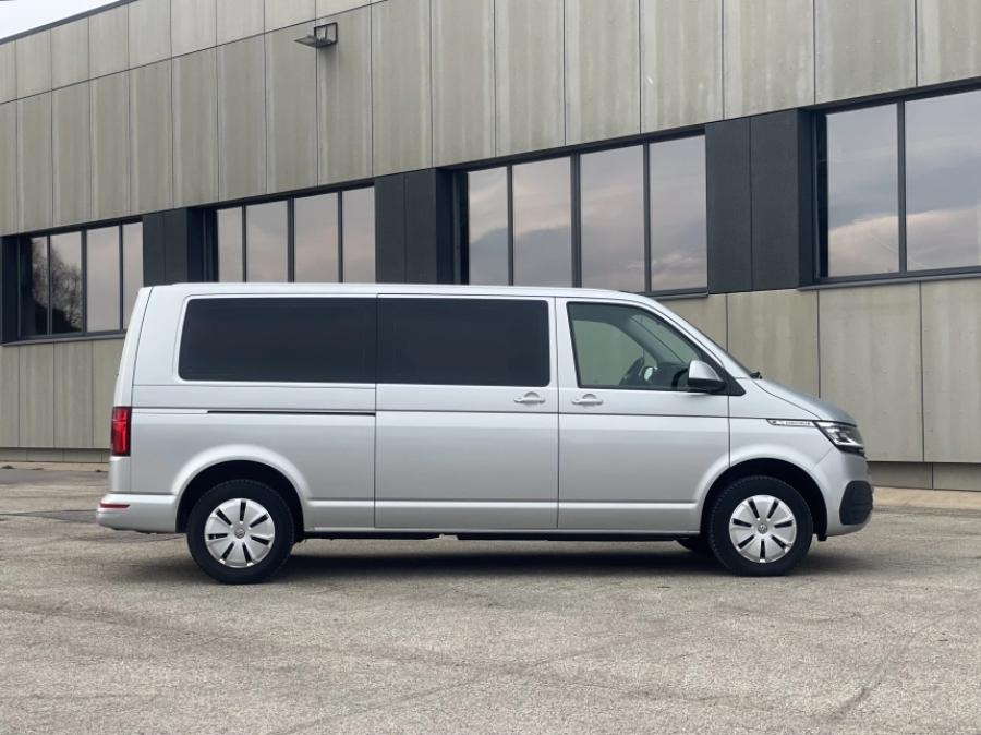Pelēks Volkswagen Caravelle 2020 Rīga, ar dzinēja tilpumu 2.00 L un nobraukumu 87 tūkst. km par 35990 €, foto 8 vietnē AUTOMOTO.COM.LV