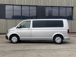 Pelēks Volkswagen Caravelle 2020 Rīga, ar dzinēja tilpumu 2.00 L un nobraukumu 87 tūkst. km par 35990 €, foto 9 vietnē AUTOMOTO.COM.LV