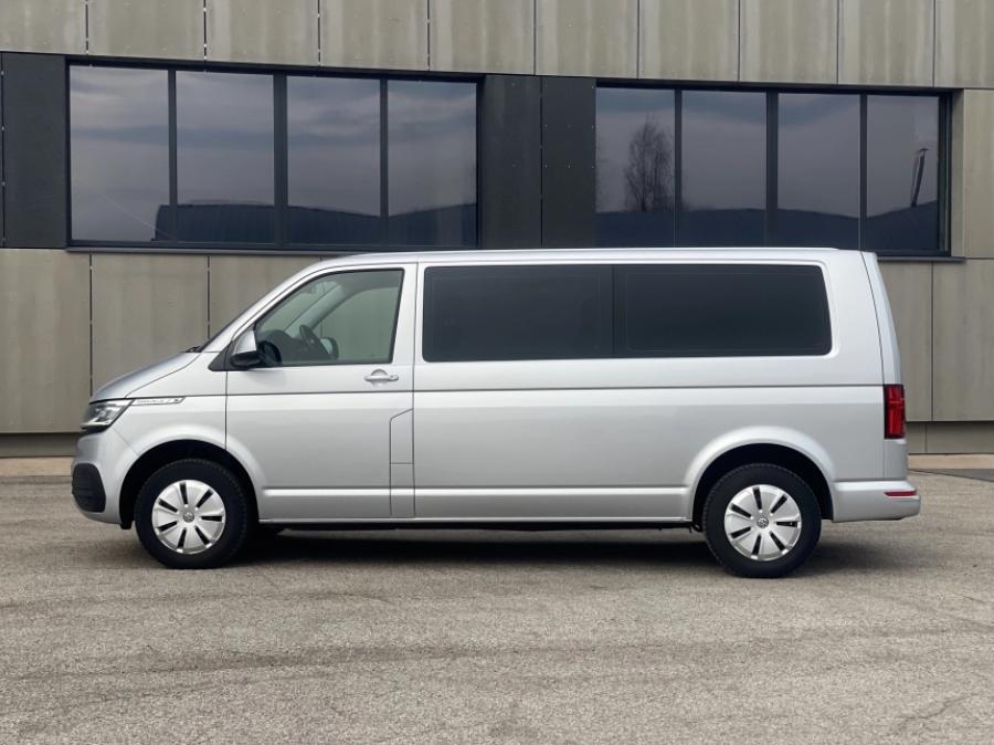 Pelēks Volkswagen Caravelle 2020 Rīga, ar dzinēja tilpumu 2.00 L un nobraukumu 87 tūkst. km par 35990 €, foto 9 vietnē AUTOMOTO.COM.LV