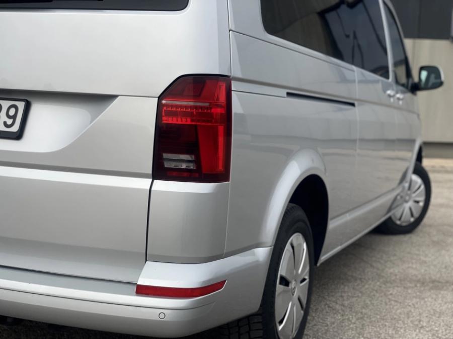 Pelēks Volkswagen Caravelle 2020 Rīga, ar dzinēja tilpumu 2.00 L un nobraukumu 87 tūkst. km par 35990 €, foto 10 vietnē AUTOMOTO.COM.LV