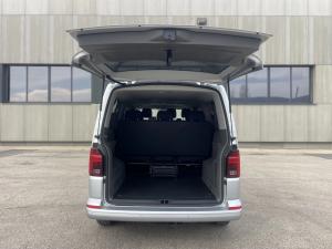 Pelēks Volkswagen Caravelle 2020 Rīga, ar dzinēja tilpumu 2.00 L un nobraukumu 87 tūkst. km par 35990 €, foto 20 vietnē AUTOMOTO.COM.LV