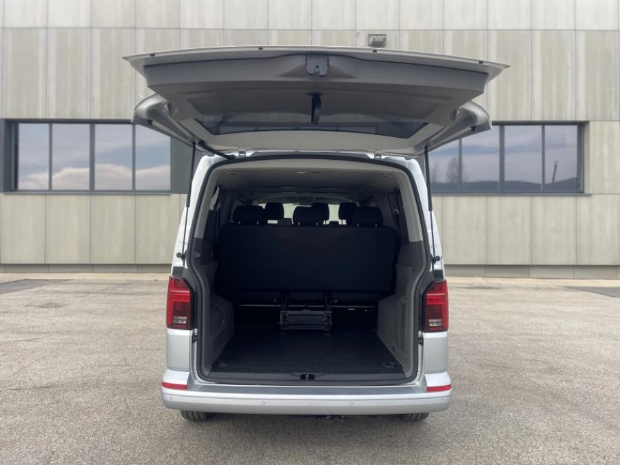 Pelēks Volkswagen Caravelle 2020 Rīga, ar dzinēja tilpumu 2.00 L un nobraukumu 87 tūkst. km par 35990 €, foto 20 vietnē AUTOMOTO.COM.LV