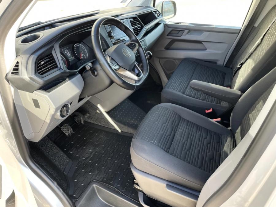 Pelēks Volkswagen Caravelle 2020 Rīga, ar dzinēja tilpumu 2.00 L un nobraukumu 87 tūkst. km par 35990 €, foto 23 vietnē AUTOMOTO.COM.LV