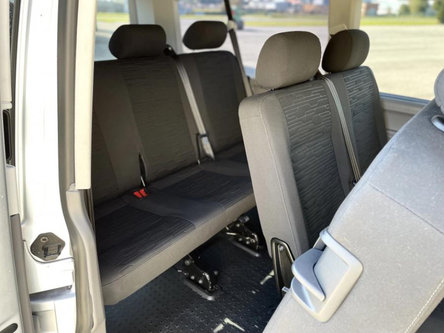 Pelēks Volkswagen Caravelle 2020 Rīga, ar dzinēja tilpumu 2.00 L un nobraukumu 87 tūkst. km par 35990 €, foto 24 vietnē AUTOMOTO.COM.LV