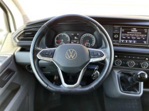 Pelēks Volkswagen Caravelle 2020 Rīga, ar dzinēja tilpumu 2.00 L un nobraukumu 87 tūkst. km par 35990 €, foto 25 vietnē AUTOMOTO.COM.LV