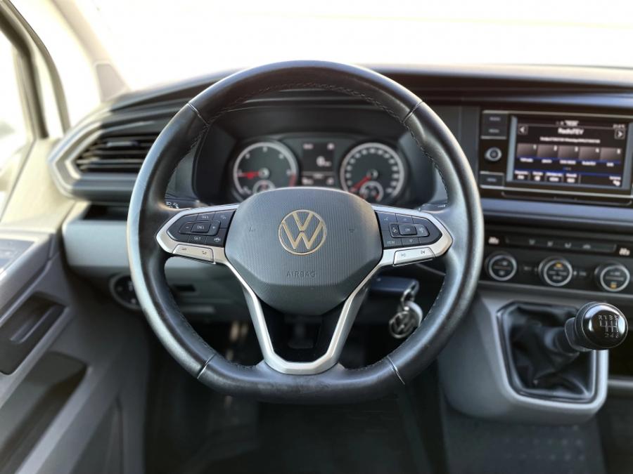 Pelēks Volkswagen Caravelle 2020 Rīga, ar dzinēja tilpumu 2.00 L un nobraukumu 87 tūkst. km par 35990 €, foto 25 vietnē AUTOMOTO.COM.LV