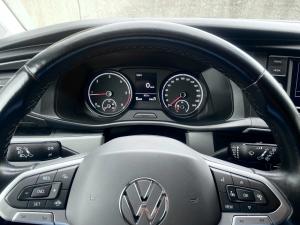 Pelēks Volkswagen Caravelle 2020 Rīga, ar dzinēja tilpumu 2.00 L un nobraukumu 87 tūkst. km par 35990 €, foto 28 vietnē AUTOMOTO.COM.LV
