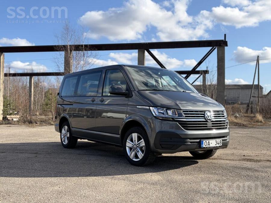 Grey Volkswagen Caravelle 2022 in Valmiera, with an engine capacity of 2.00 L and mileage of 31 thousand km for 37900 €, photo 2 on AUTOMOTO.COM.LV