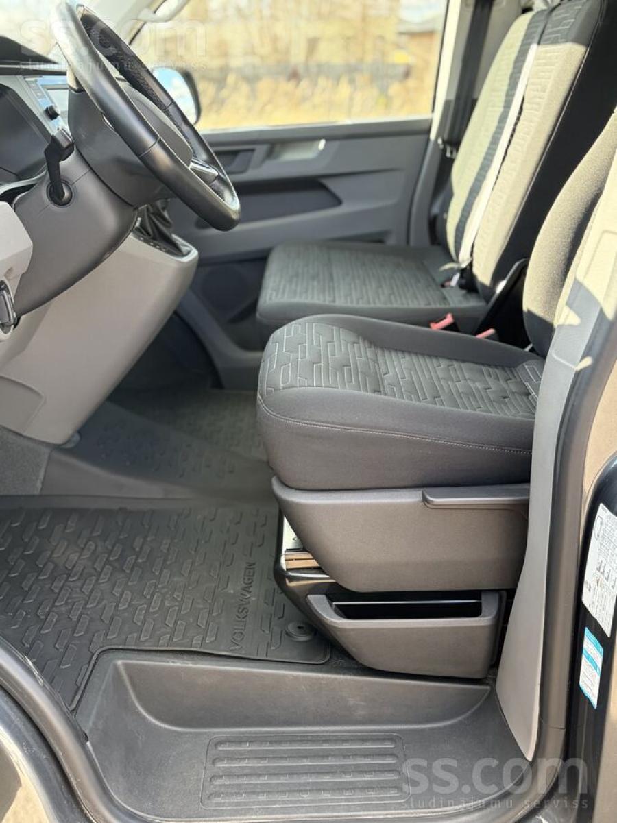 Pelēks Volkswagen Caravelle 2022 Valmiera, ar dzinēja tilpumu 2.00 L un nobraukumu 34 tūkst. km par 37500 €, foto 7 vietnē AUTOMOTO.COM.LV