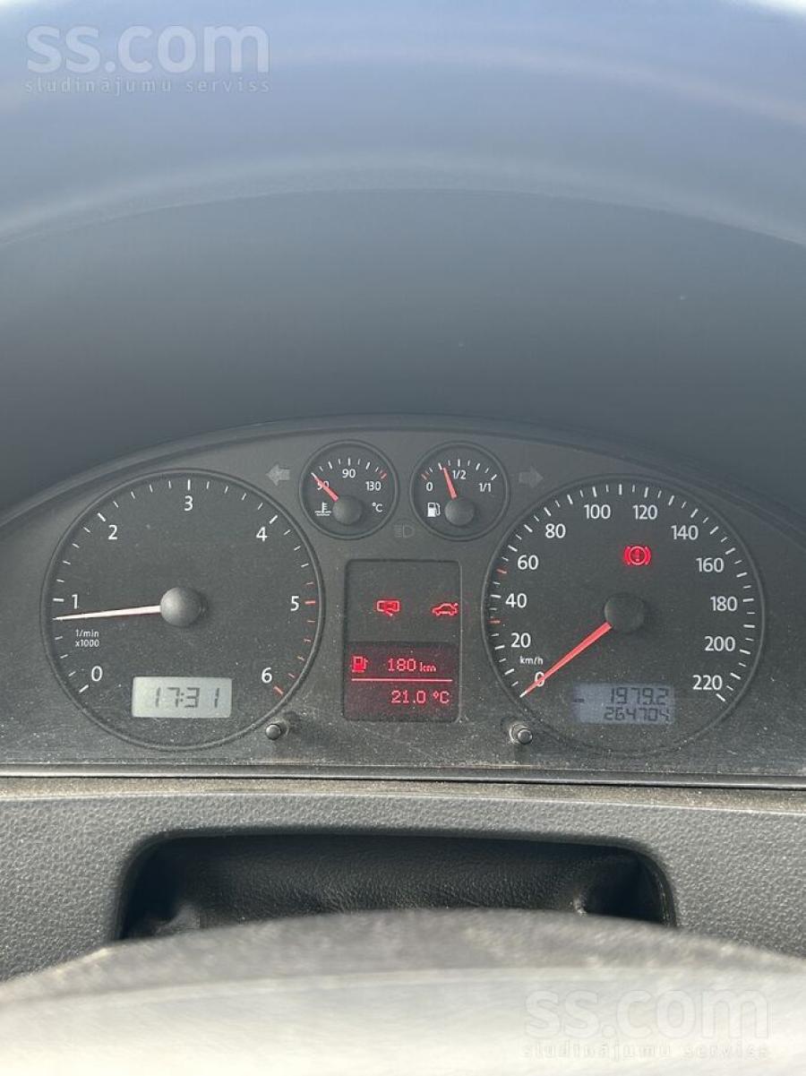 Pelēks Volkswagen Caravelle 2025 Liepāja, ar dzinēja tilpumu 2.50 L un nobraukumu 265 tūkst. km par 6100 €, foto 6 vietnē AUTOMOTO.COM.LV