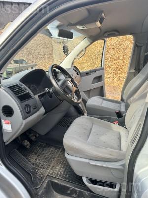 Pelēks Volkswagen Caravelle 2025 Liepāja, ar dzinēja tilpumu 2.50 L un nobraukumu 265 tūkst. km par 6100 €, foto 7 vietnē AUTOMOTO.COM.LV