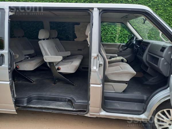 Pelēks Volkswagen Caravelle 1999 Jelgava, ar dzinēja tilpumu 2.50 L un nobraukumu 422 tūkst. km par 2650 €, foto 4 vietnē AUTOMOTO.COM.LV
