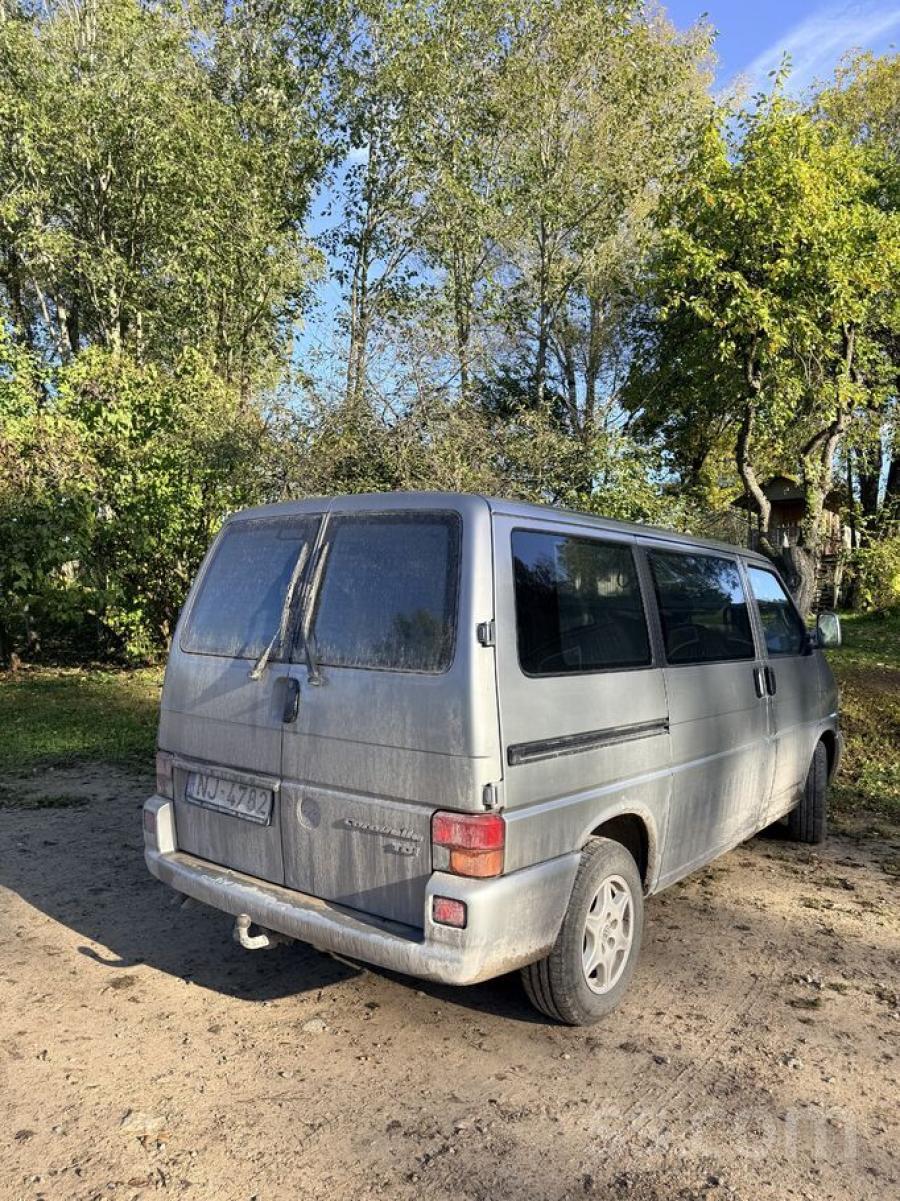 Pelēks Volkswagen Caravelle 2000 Bauska, ar dzinēja tilpumu 2.50 L un nobraukumu 408 tūkst. km par 3000 €, foto 3 vietnē AUTOMOTO.COM.LV