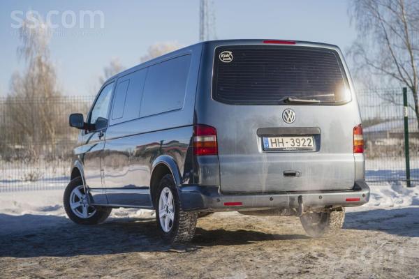 Pelēks Volkswagen Caravelle 2005 Rīga, ar dzinēja tilpumu 2.50 L un nobraukumu 397 tūkst. km par 6890 €, foto 4 vietnē AUTOMOTO.COM.LV