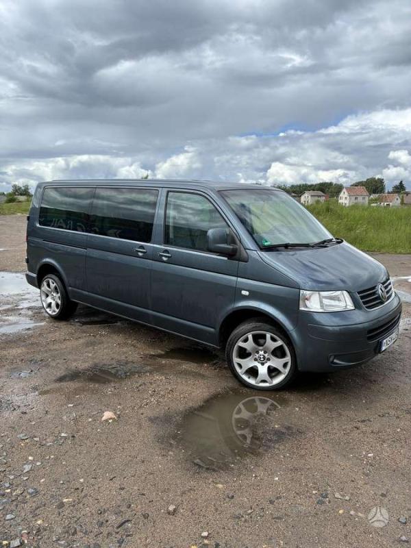 Pelēks Volkswagen Caravelle 2006 Kaišiadorys, ar dzinēja tilpumu 2.50 L un nobraukumu 290 tūkst. km par 7900 €, foto 1 vietnē AUTOMOTO.COM.LV