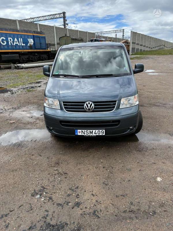 Pelēks Volkswagen Caravelle 2006 Kaišiadorys, ar dzinēja tilpumu 2.50 L un nobraukumu 290 tūkst. km par 7900 €, foto 3 vietnē AUTOMOTO.COM.LV