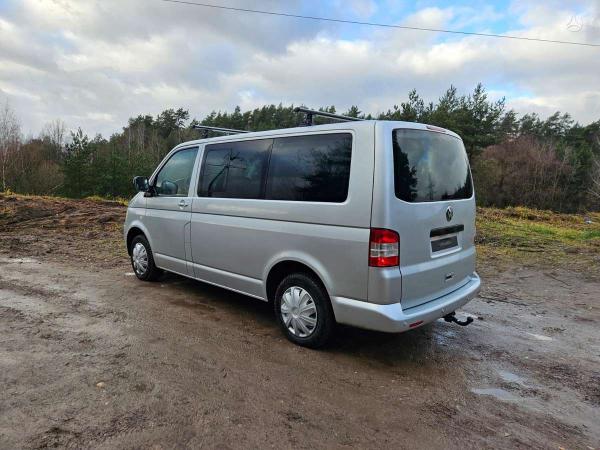 Pelēks Volkswagen Caravelle 2007 Kauņa, ar dzinēja tilpumu 2.50 L un nobraukumu 150 tūkst. km par 5950 €, foto 5 vietnē AUTOMOTO.COM.LV