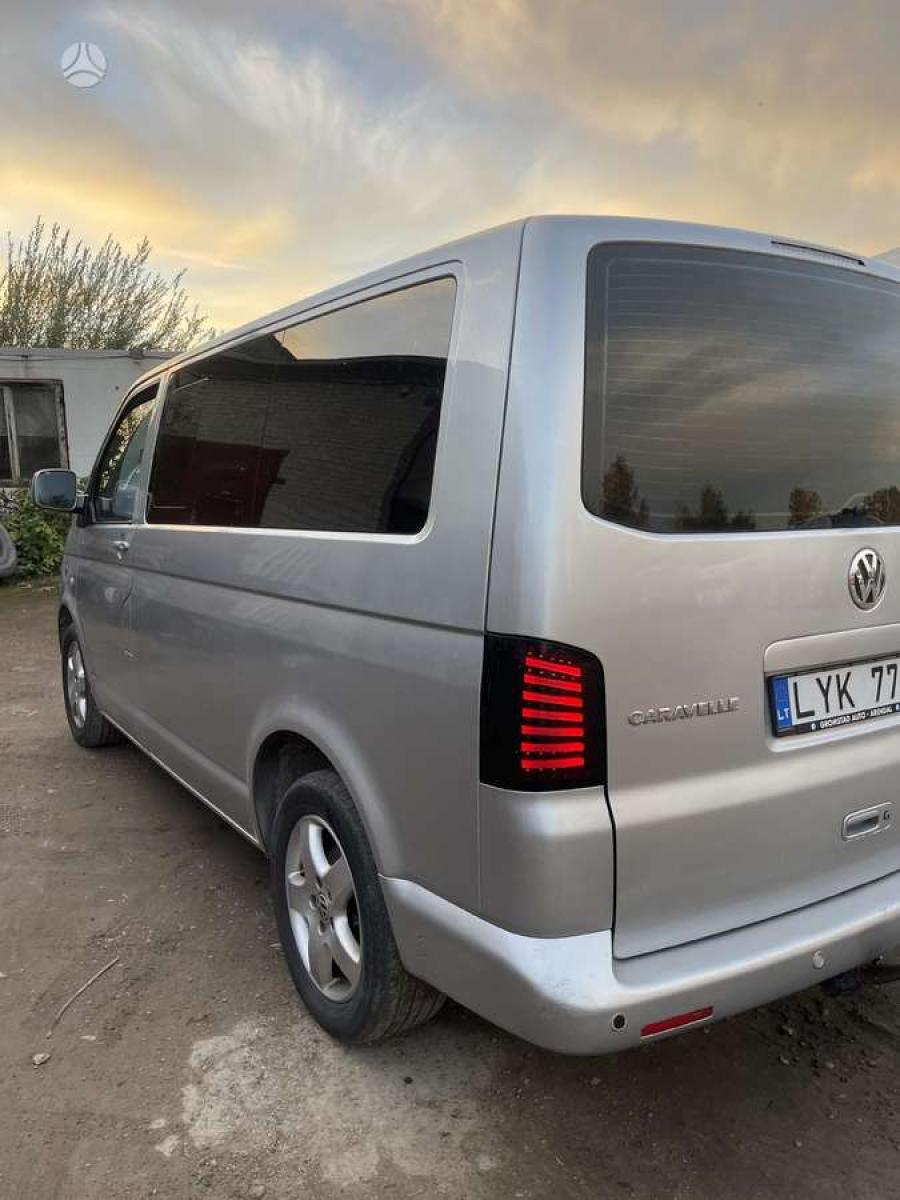 Grey Volkswagen Caravelle 2007 in Siauliai, with an engine capacity of 2.46 L and mileage of 378 thousand km for 5100 €, photo 2 on AUTOMOTO.COM.LV