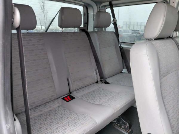 Grey Volkswagen Caravelle 2010 in Vilnius, with an engine capacity of 1.97 L and mileage of 514 thousand km for 7000 €, photo 9 on AUTOMOTO.COM.LV