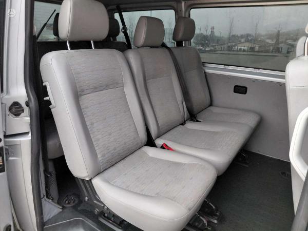 Grey Volkswagen Caravelle 2010 in Vilnius, with an engine capacity of 1.97 L and mileage of 514 thousand km for 7000 €, photo 10 on AUTOMOTO.COM.LV