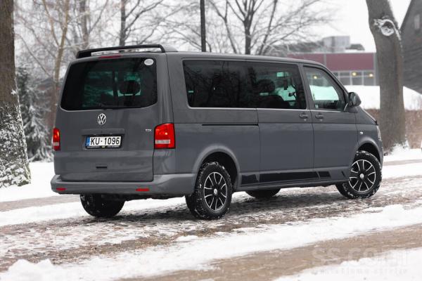 Grey Volkswagen Caravelle 2011 in Jelgava, with an engine capacity of 2.00 L and mileage of 437 thousand km for 11200 €, photo 5 on AUTOMOTO.COM.LV