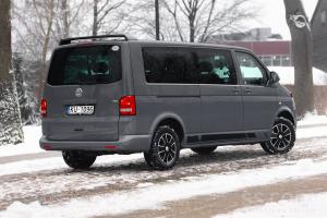 Pelēks Volkswagen Caravelle 2011 Jelgava, ar dzinēja tilpumu 2.00 L un nobraukumu 437 tūkst. km par 10900 €, foto 5 vietnē AUTOMOTO.COM.LV