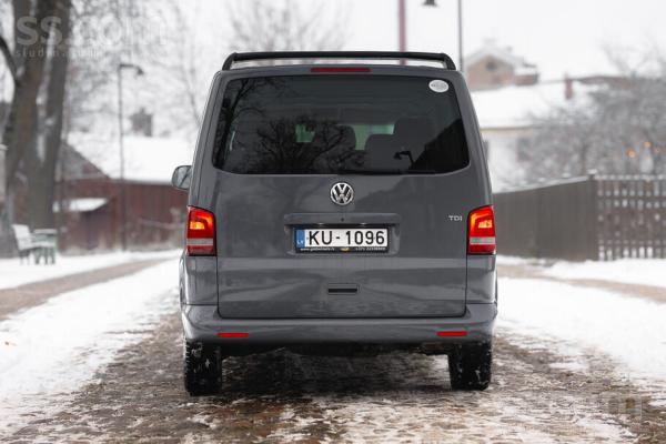 Grey Volkswagen Caravelle 2011 in Jelgava, with an engine capacity of 2.00 L and mileage of 437 thousand km for 11200 €, photo 6 on AUTOMOTO.COM.LV
