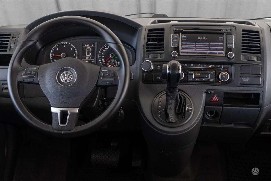 Pelēks Volkswagen Caravelle 2011 Marijampole, ar dzinēja tilpumu 1.97 L un nobraukumu 314 tūkst. km par 13950 €, foto 14 vietnē AUTOMOTO.COM.LV
