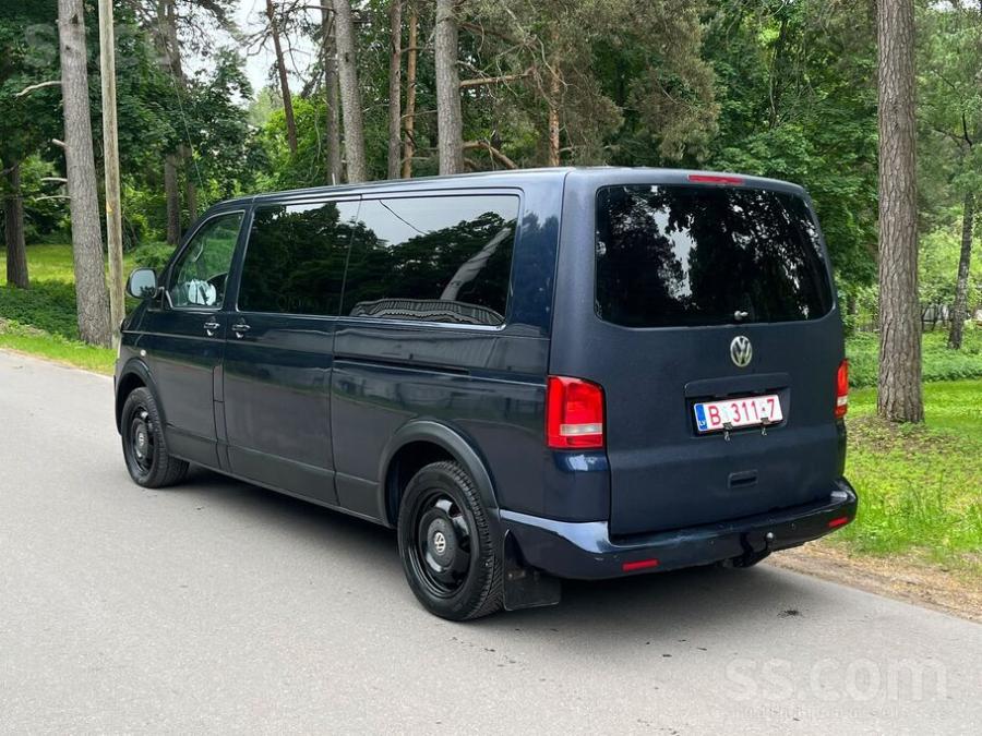 Grey Volkswagen Caravelle 2011 in Riga, with an engine capacity of 2.00 L and mileage of 0 thousand km for 8999 €, photo 4 on AUTOMOTO.COM.LV
