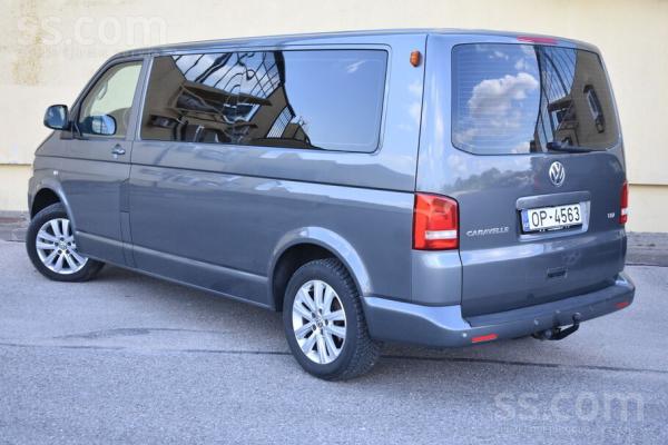 Pelēks Volkswagen Caravelle 2011 Talsi, ar dzinēja tilpumu 2.00 L un nobraukumu 158 tūkst. km par 14000 €, foto 2 vietnē AUTOMOTO.COM.LV