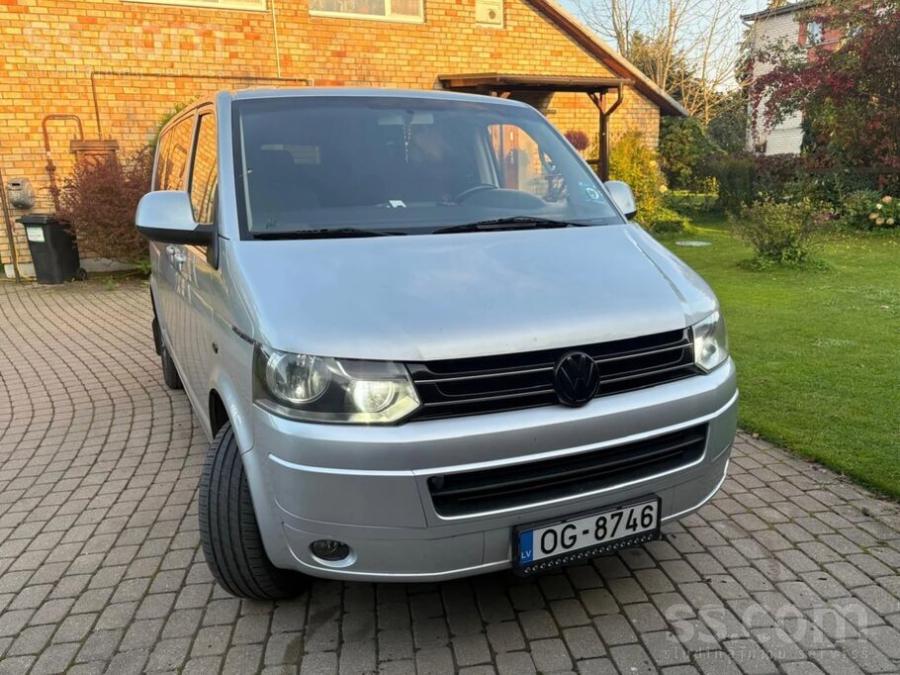 Grey Volkswagen Caravelle 2011 in Riga, with an engine capacity of 2.00 L and mileage of 367 thousand km for 10900 €, photo 1 on AUTOMOTO.COM.LV