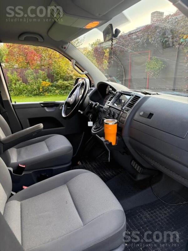 Grey Volkswagen Caravelle 2011 in Riga, with an engine capacity of 2.00 L and mileage of 367 thousand km for 10900 €, photo 5 on AUTOMOTO.COM.LV