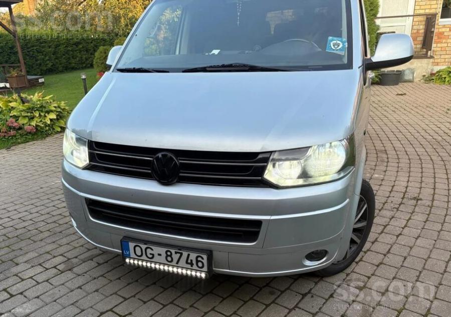Grey Volkswagen Caravelle 2011 in Riga, with an engine capacity of 2.00 L and mileage of 367 thousand km for 10900 €, photo 8 on AUTOMOTO.COM.LV