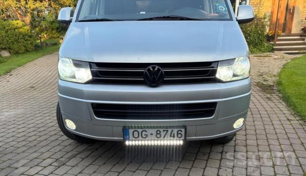 Grey Volkswagen Caravelle 2011 in Riga, with an engine capacity of 2.00 L and mileage of 367 thousand km for 10900 €, photo 10 on AUTOMOTO.COM.LV