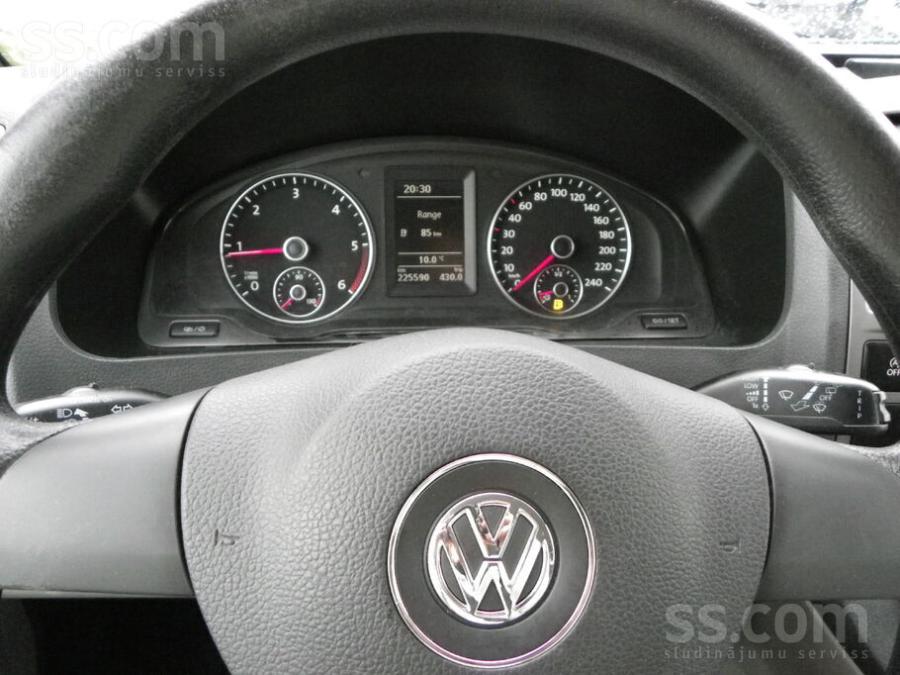Pelēks Volkswagen Caravelle 2013 Valka, ar dzinēja tilpumu 2.00 L un nobraukumu 225 tūkst. km par 12999 €, foto 9 vietnē AUTOMOTO.COM.LV