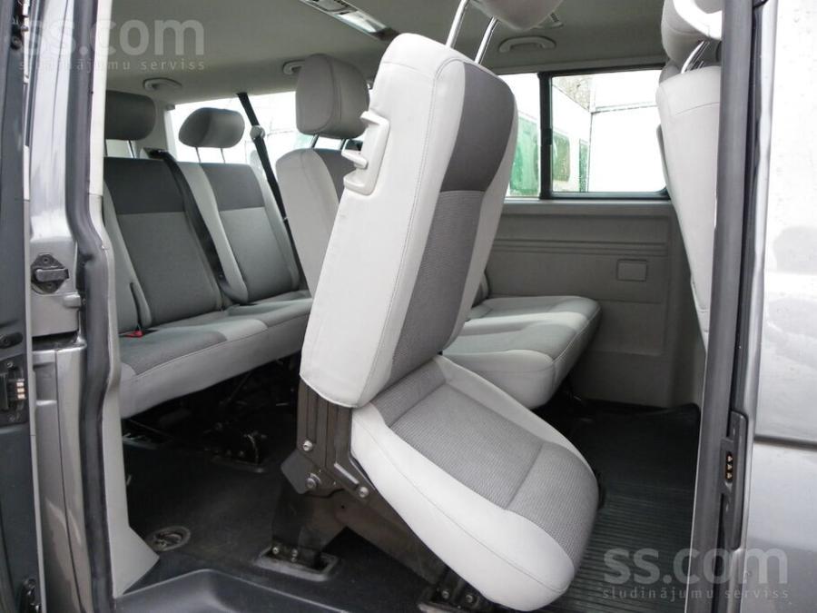 Pelēks Volkswagen Caravelle 2013 Valka, ar dzinēja tilpumu 2.00 L un nobraukumu 225 tūkst. km par 12999 €, foto 18 vietnē AUTOMOTO.COM.LV