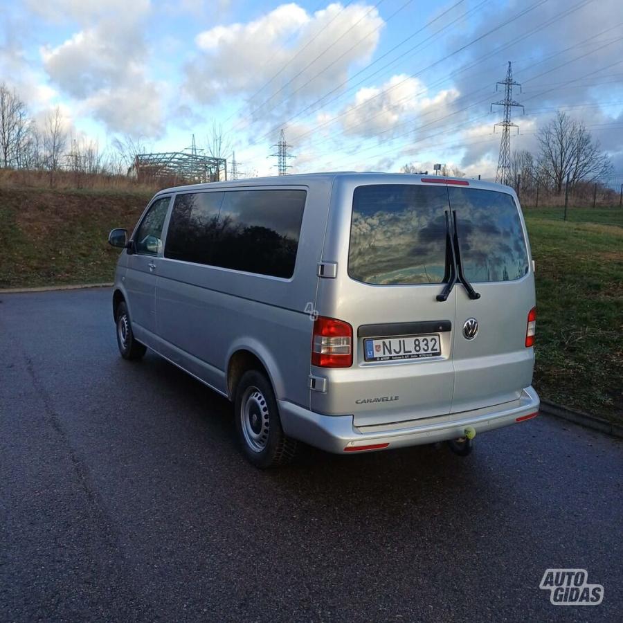Pelēks Volkswagen Caravelle 2014 Kauņa, ar dzinēja tilpumu 2.00 L un nobraukumu 282 tūkst. km par 13900 €, foto 16 vietnē AUTOMOTO.COM.LV