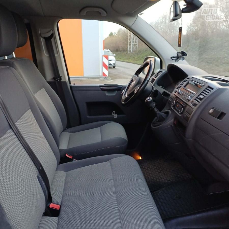 Grey Volkswagen Caravelle 2014 in Kaunas, with an engine capacity of 2.00 L and mileage of 282 thousand km for 13900 €, photo 11 on AUTOMOTO.COM.LV