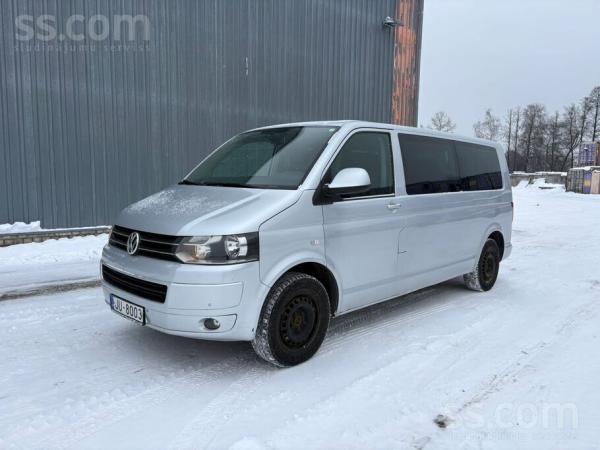 Grey Volkswagen Caravelle 2015 in Riga, with an engine capacity of 2.00 L and mileage of 470 thousand km for 11200 €, photo 1 on AUTOMOTO.COM.LV