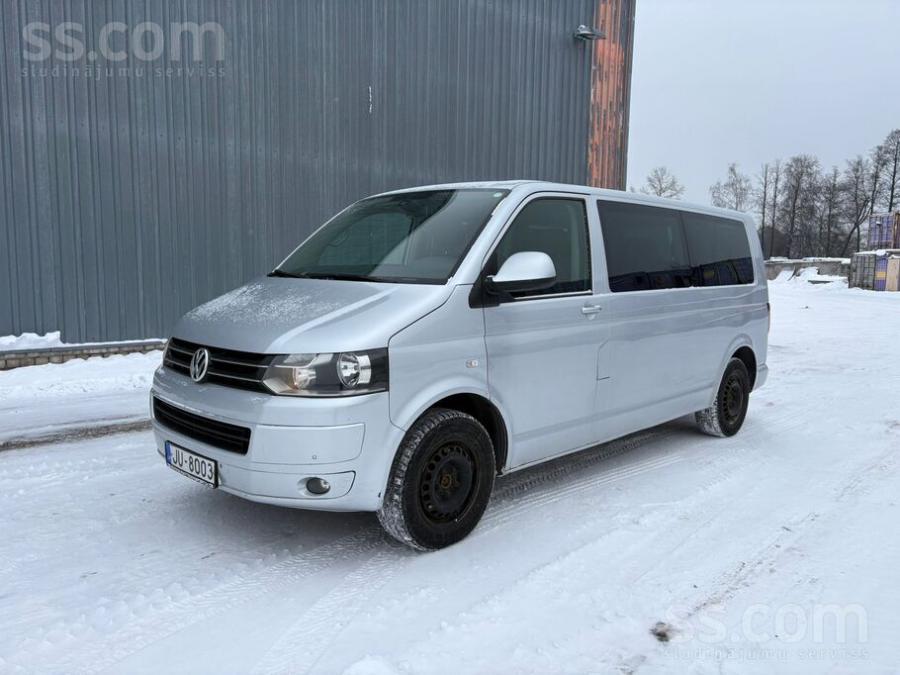 Grey Volkswagen Caravelle 2015 in Riga, with an engine capacity of 2.00 L and mileage of 470 thousand km for 11200 €, photo 1 on AUTOMOTO.COM.LV