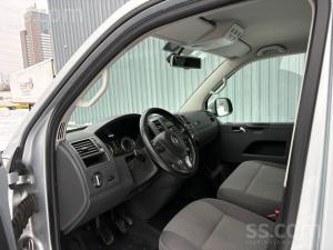 Grey Volkswagen Caravelle 2015 in Riga, with an engine capacity of 2.00 L and mileage of 470 thousand km for 11200 €, photo 5 on AUTOMOTO.COM.LV
