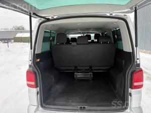 Grey Volkswagen Caravelle 2015 in Riga, with an engine capacity of 2.00 L and mileage of 470 thousand km for 11200 €, photo 8 on AUTOMOTO.COM.LV