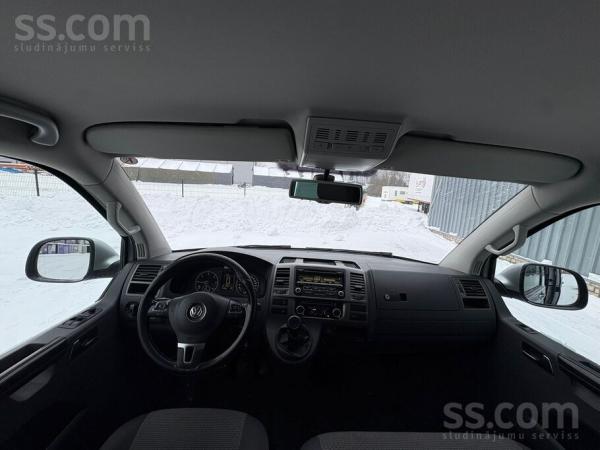 Grey Volkswagen Caravelle 2015 in Riga, with an engine capacity of 2.00 L and mileage of 470 thousand km for 11200 €, photo 9 on AUTOMOTO.COM.LV
