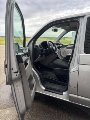 Grey Volkswagen Caravelle 2017 in Klaipeda, with an engine capacity of 1.97 L and mileage of 270 thousand km for 15500 €, photo 12 on AUTOMOTO.COM.LV