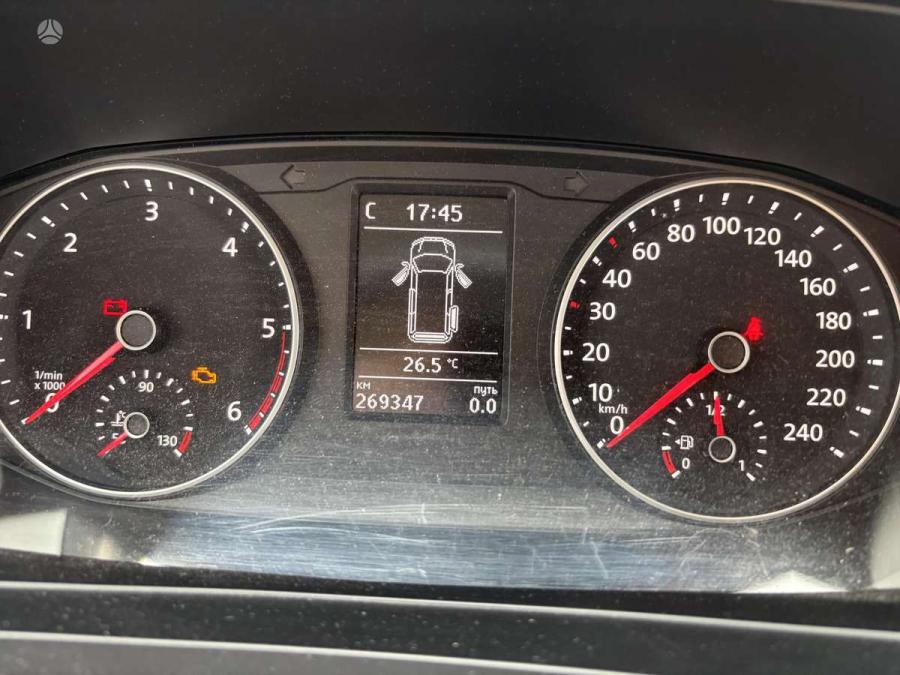 Grey Volkswagen Caravelle 2017 in Klaipeda, with an engine capacity of 1.97 L and mileage of 270 thousand km for 15500 €, photo 19 on AUTOMOTO.COM.LV