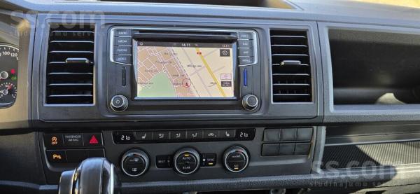 Grey Volkswagen Caravelle 2018 in Riga, with an engine capacity of 2.00 L and mileage of 330 thousand km for 19700 €, photo 9 on AUTOMOTO.COM.LV