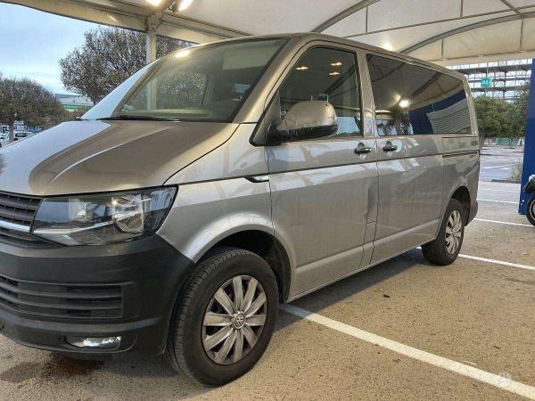 Pelēks Volkswagen Caravelle 2019 Viļņa, ar dzinēja tilpumu 1.97 L un nobraukumu 267 tūkst. km par 14000 €, foto 2 vietnē AUTOMOTO.COM.LV