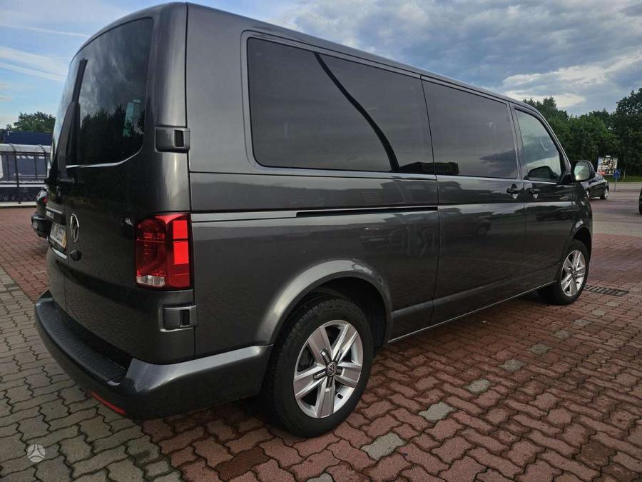 Grey Volkswagen Caravelle 2023 in Radviliskis, with an engine capacity of 1.97 L and mileage of 230 thousand km for 28700 €, photo 6 on AUTOMOTO.COM.LV