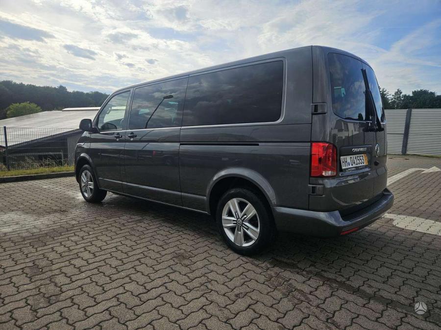 Grey Volkswagen Caravelle 2023 in Radviliskis, with an engine capacity of 1.97 L and mileage of 230 thousand km for 28700 €, photo 8 on AUTOMOTO.COM.LV