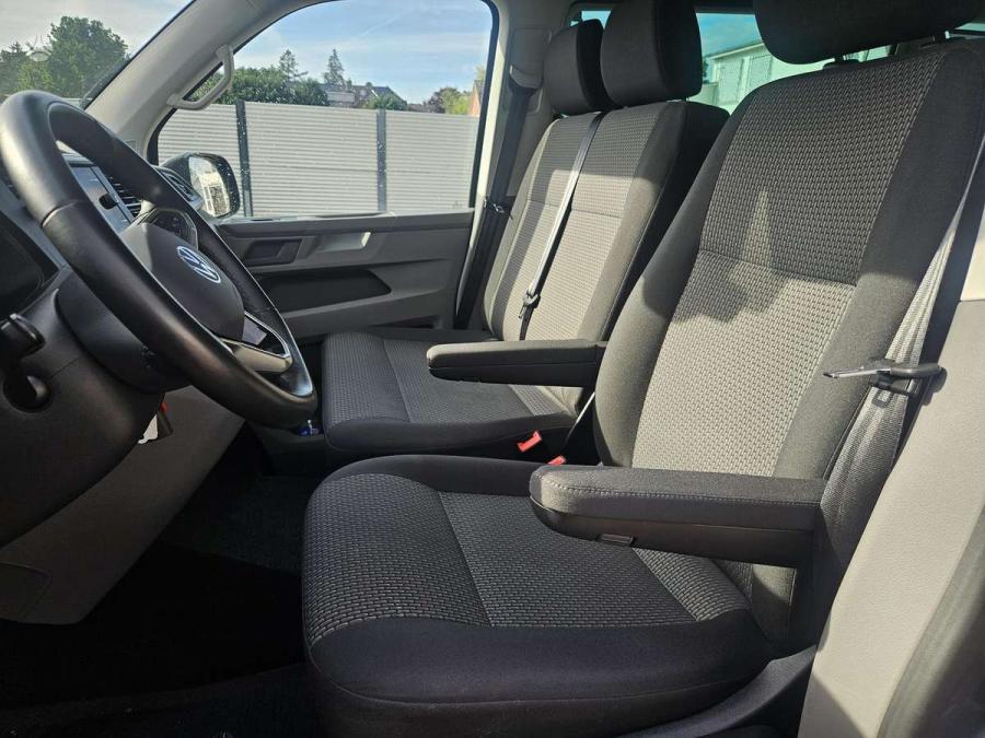 Grey Volkswagen Caravelle 2023 in Radviliskis, with an engine capacity of 1.97 L and mileage of 230 thousand km for 28700 €, photo 22 on AUTOMOTO.COM.LV
